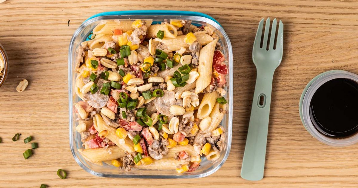 Ensalada de pasta con ternera y setas | Receta | Kikkoman