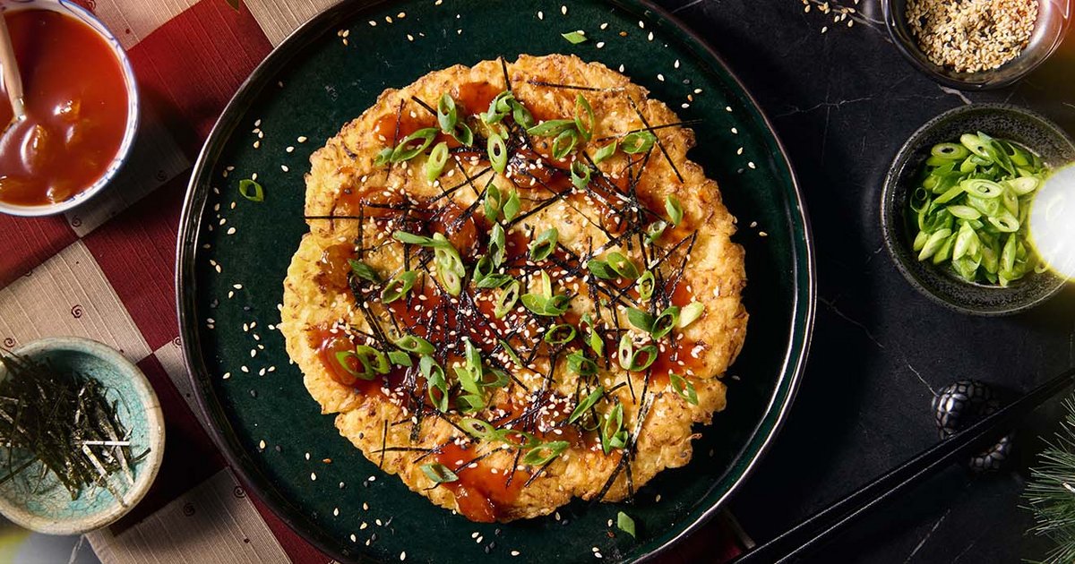 Okonomiyaki con chucrut y salsa de pasas picante | Receta | Kikkoman